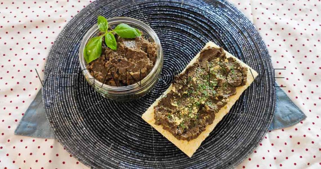 Black Olive Paté | Super Quick & Easy | Vegan in love