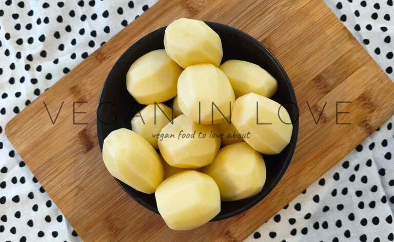 Easy Bombay Potatoes - Indian Style Food | Vegan in love